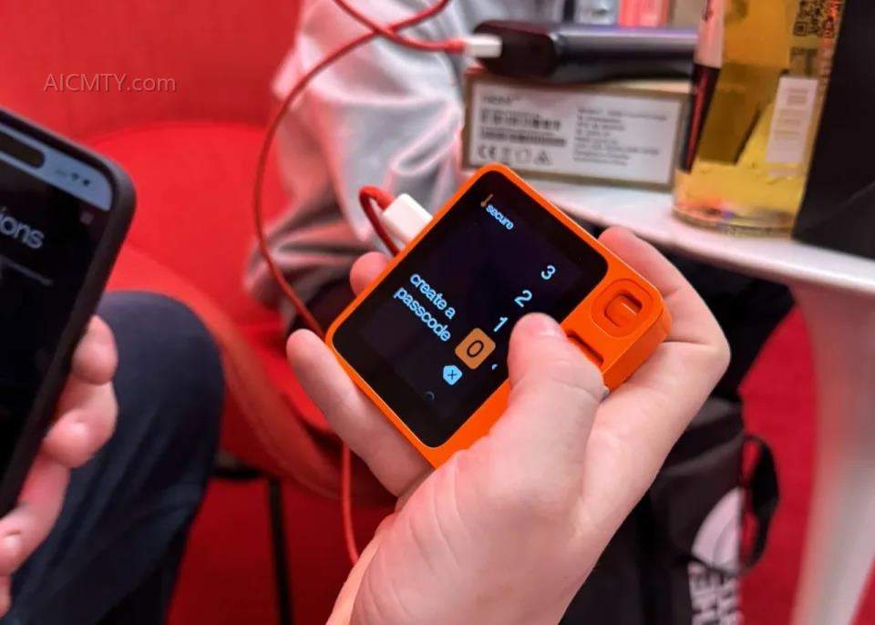 Rabbit R1评测：Jesse Lyu创立的Rabbit初创公司的全新产品 – AICMTY